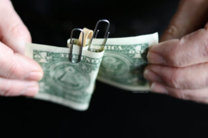 Linking Paper Clips with Rubber Band (Video + Pics)