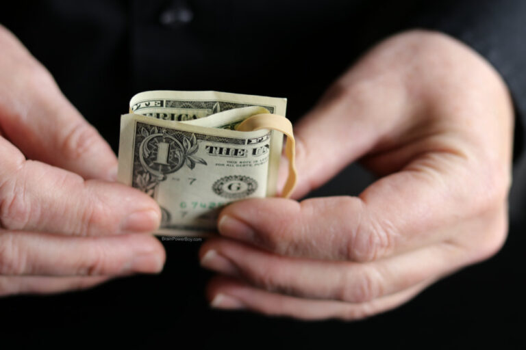 Linking Paper Clips with Rubber Band (Video + Pics)